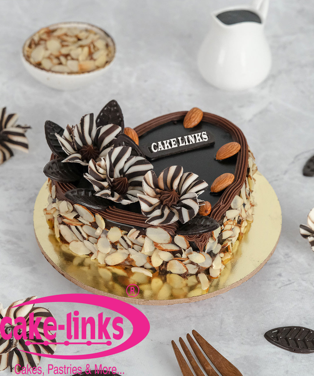 Choco Almond Heart Cake – Cake Links
